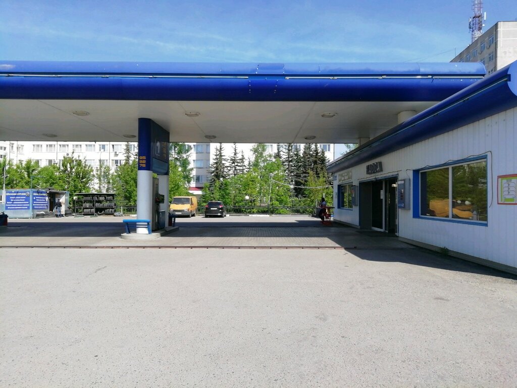Benzin istasyonu Intel Olympic, Tver, foto