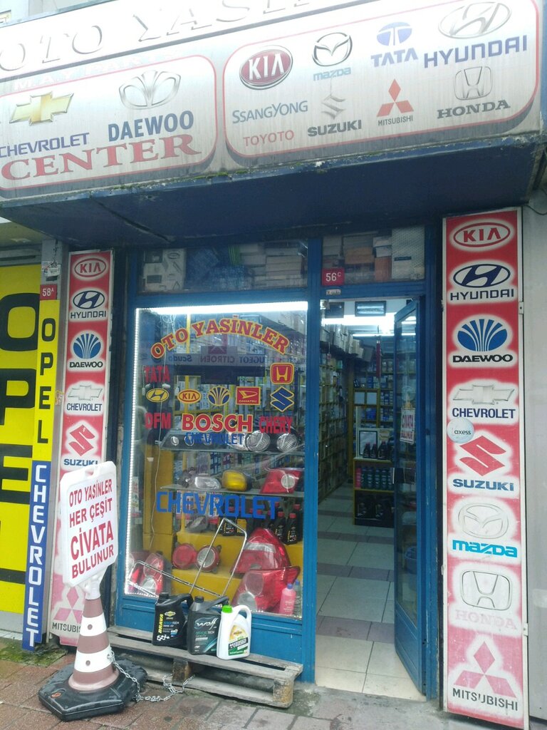 Otomobil yedek parçaları Oto Yasinler, İstanbul, foto