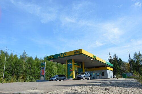 Benzin istasyonu Paritet, Aldan, foto