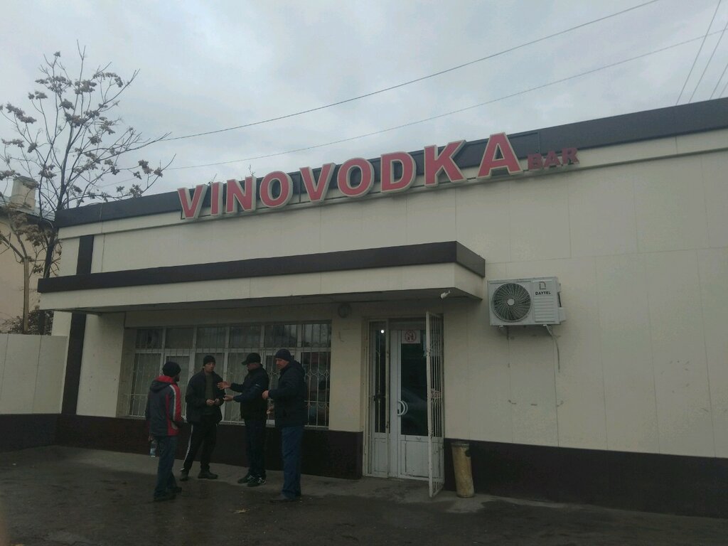 Alkollü içecekler Vino vodka, Taşkent, foto