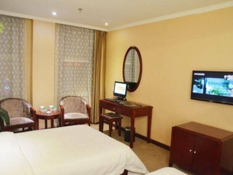 Otel GreenTree Inn Shanxi Jinzhong Pingyao Railway Station Express Hotel, Şansi, foto