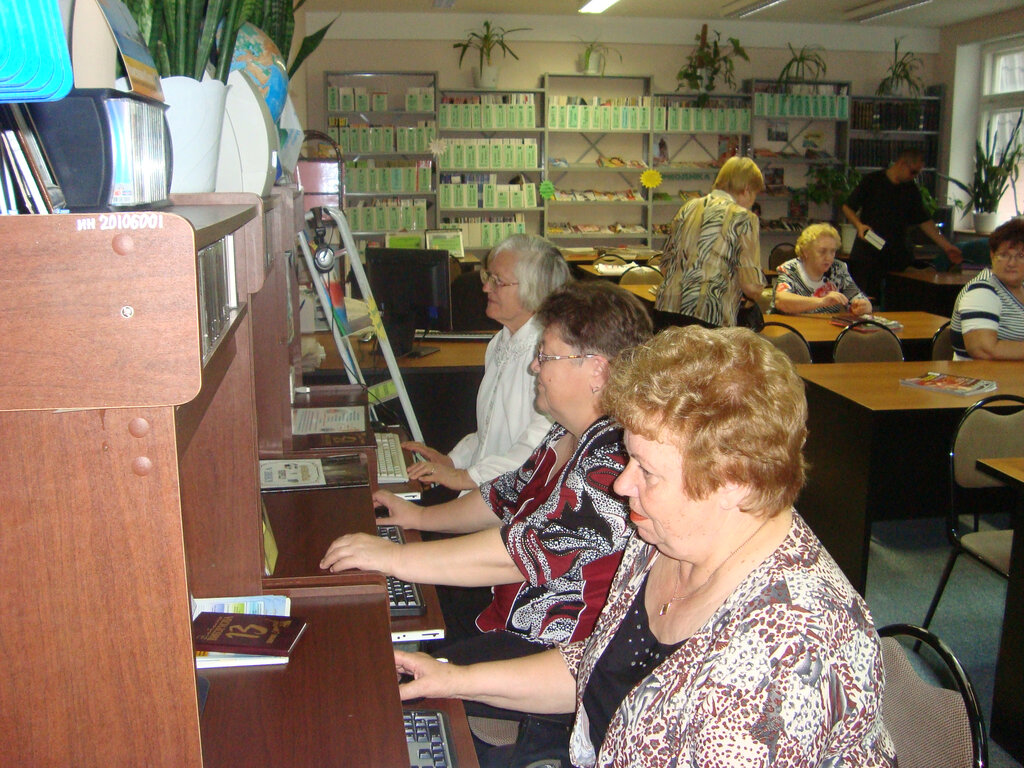 Kütüphaneler Библиотечно-информационный центр, Langepas, foto