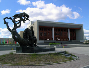 D. K. Sivkov-Vorontsov State Opera and Ballet Theatre of the Sakha Republic (Lenina Avenue No:46/1), tiyatrolar  Yakutsk'tan