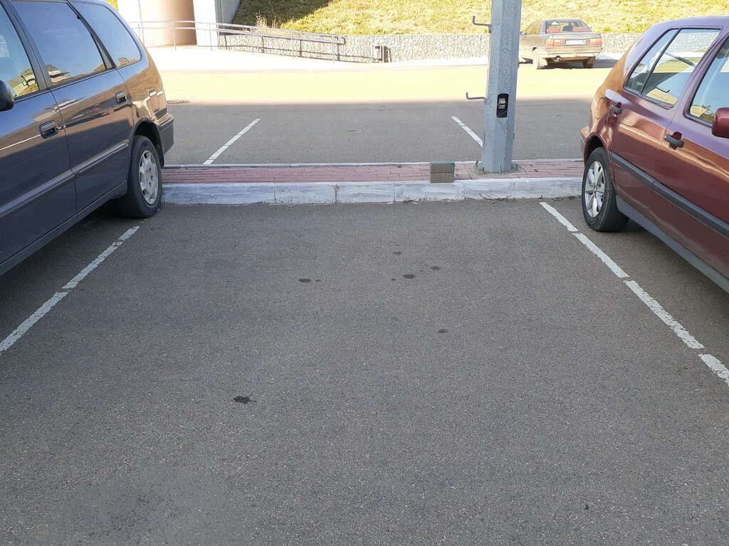 Otoparklar Parking lot, Astana, foto