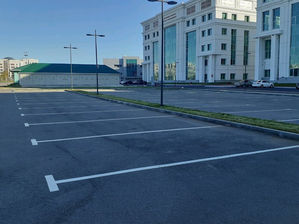 Otoparklar Parking lot, Astana, foto