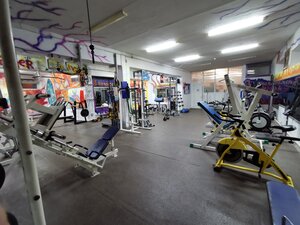 100 Пудов (ulitsa Pugachyova No:9А, Sovetskaya Gavan), fitness kulüpleri  Sovetskaya Gavan'dan