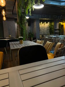 Luna (Oktyabrskaya ulitsa No:279, Yessentuki), restoran  Essentuky'den