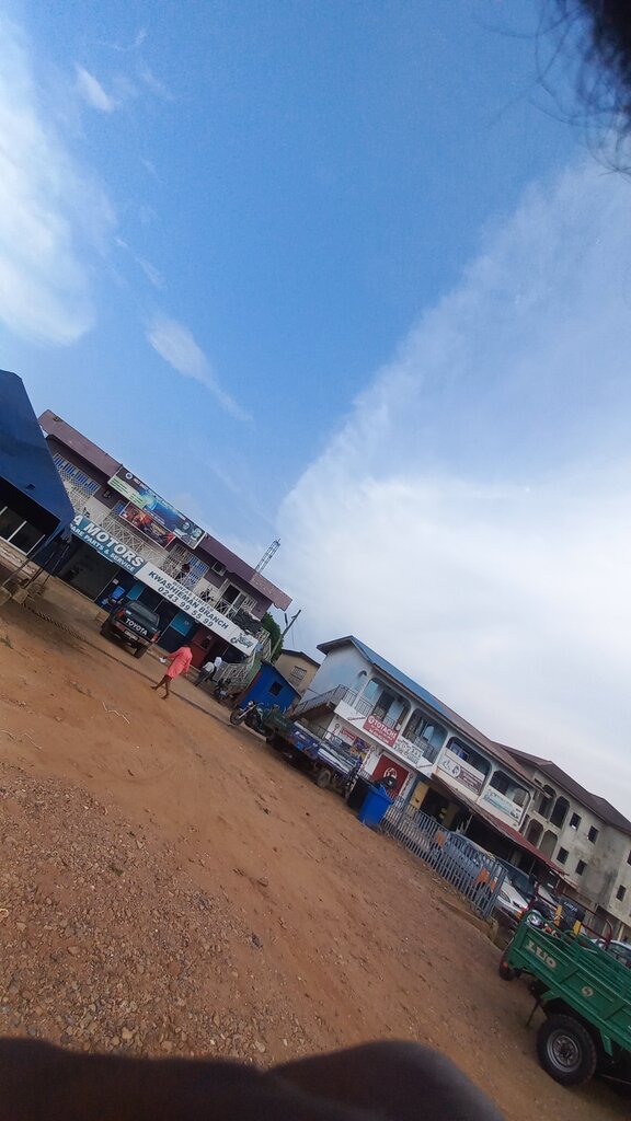 Dini dernekler Holy Ghost trumphant ministry International Ghana, Akra, foto