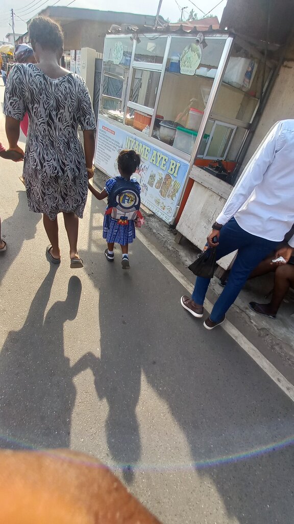 Fast food Nyame Aye Bi, Akra, foto