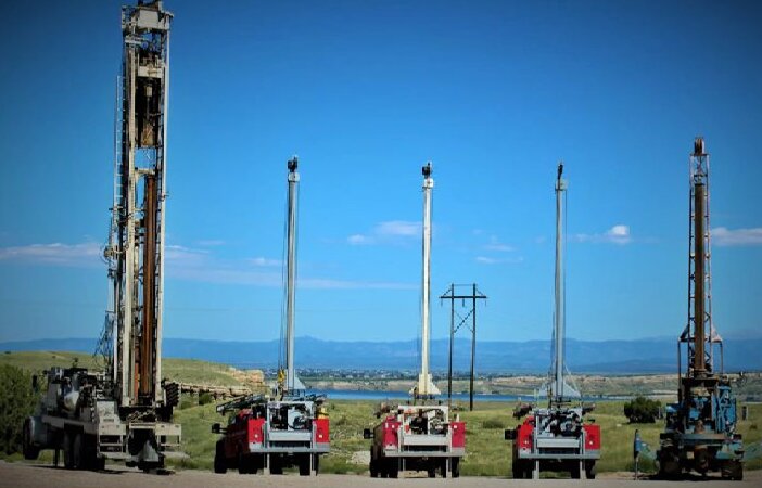 Sondaj çalışmaları Welldrilling, Kudrovo, foto