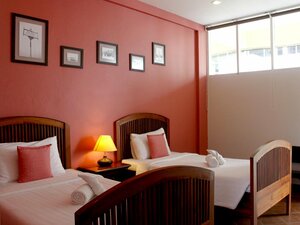 Feung Nakorn Balcony Rooms and Cafe (Soi Si Bamphen No:34/17), otel  Bangkok'tan