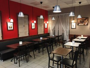 Bonbon (Ordzhonikidze Street No:13А), kahve dükkanları  Dubna'dan