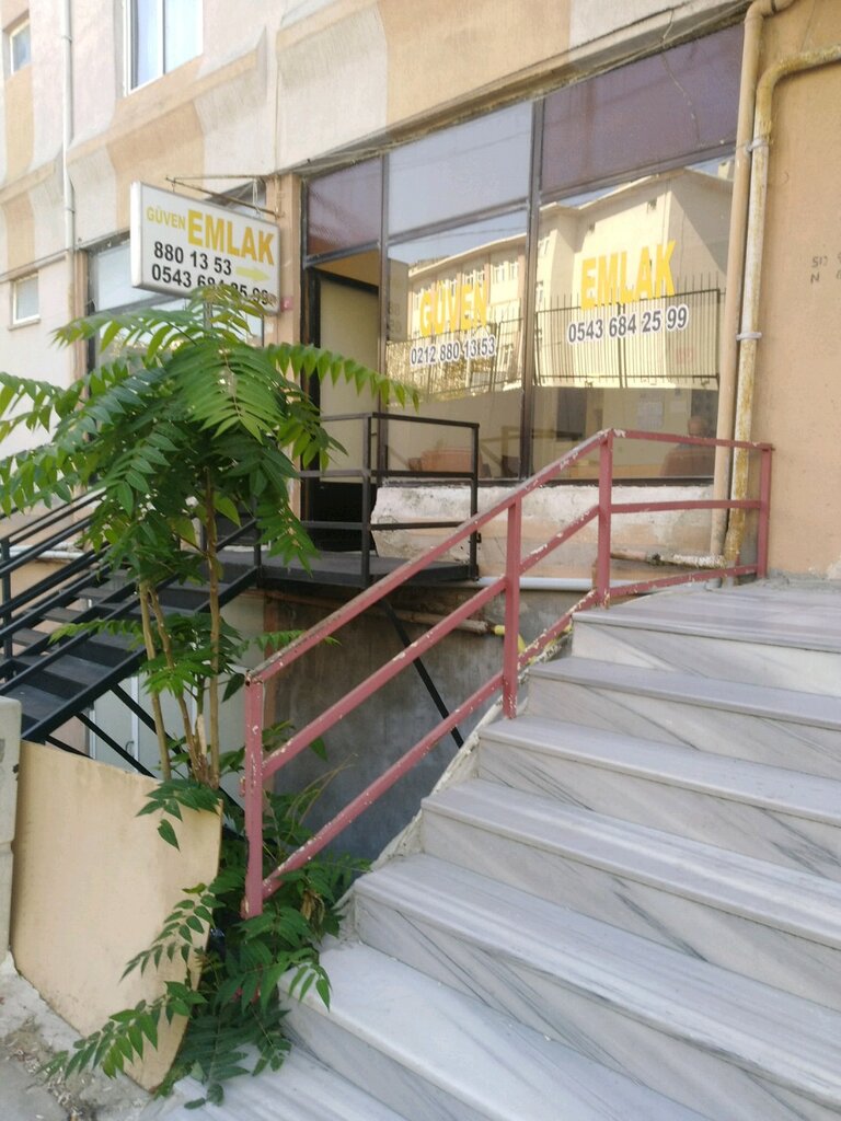 Emlak ofisi Güven Emlak, İstanbul, foto