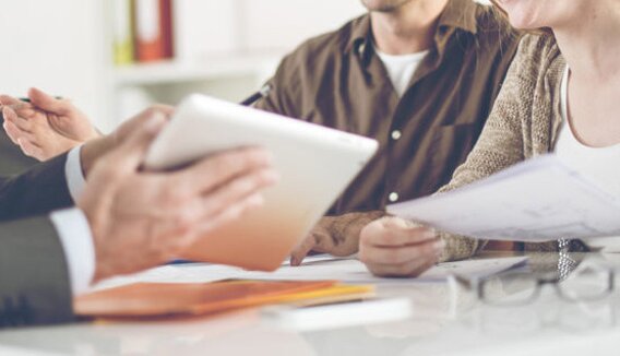 Yardım toplama noktası Бюро помощи гражданам, Yekaterinburg, foto