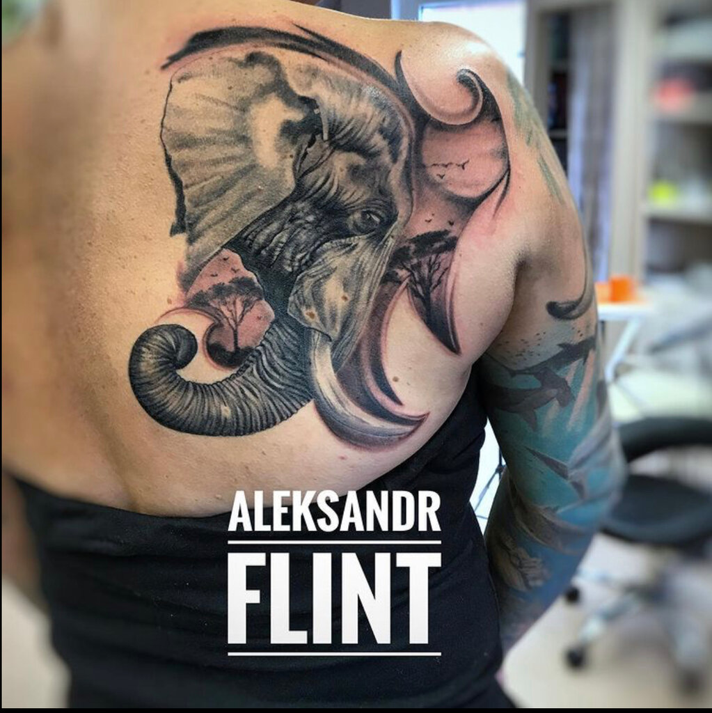Dövmeciler Flint Tattoo, Moskova, foto