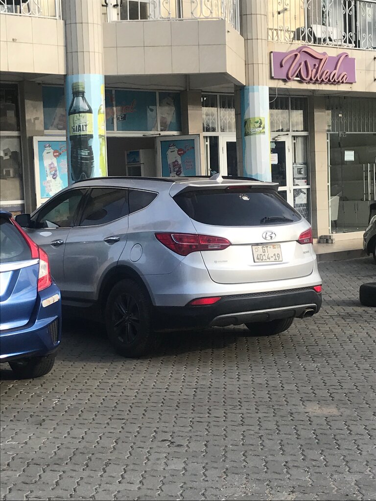 Su satışı Special ice mineral water, Akra, foto