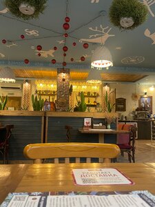 Starik Khinkalych (улица Павленко No:7А), kafe  Simferopol'dan (Akmescit'ten)