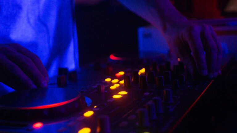 Müzik ve dans grupları SandBoxMusicRoom, Saint‑Petersburg, foto