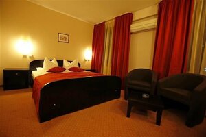 Ibis Styles Pitesti City Center (Argeș, Pitești, Bulevardul Eroilor), otel  Piteşti'ten