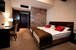 Hotel Remes (Greater Poland Voivodeship, Nowy Tomyśl County, Opalenica), otel  Opalenica'dan