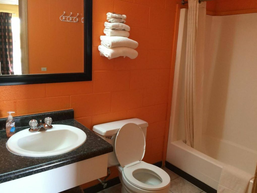 Otel Sleep-ees Inn, Saginaw, foto