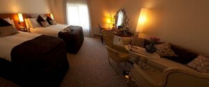 The Ellison Hotel (Connacht, R310), otel  Castlebar'dan