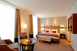 Hotel Maximilian's (Bavaria, Augsburg, Maximilianstraße), otel  Augsburg'dan