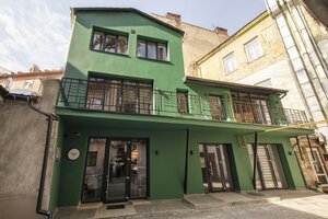 Yard Hostel & Coffee (вулиця Ольги Кобилянської No:10), pansiyonlar, hosteller  Çernoviç'ten