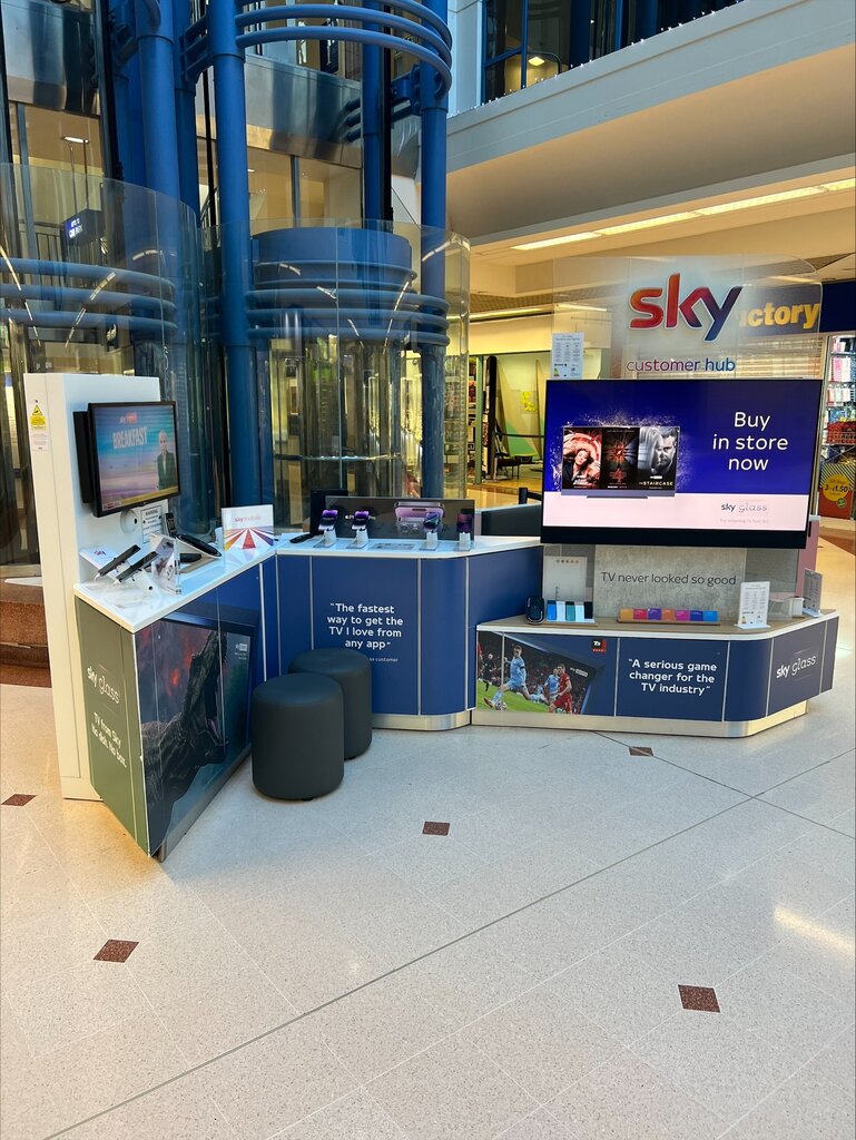Cep telefonu ve aksesuarları satış mağazaları Sky, İngiltere, foto