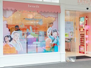 Benefit Cosmetics Boutique & BrowBar lounge (Auckland, 100 Ponsonby Road, Grey Lynn), güzellik salonu  Auckland'dan