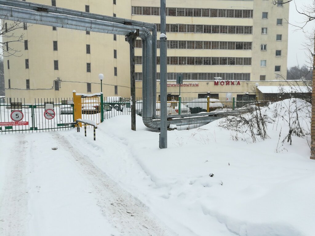 Garajlar Garazhno-stroitelny kooperativ Monolit, Moskova, foto