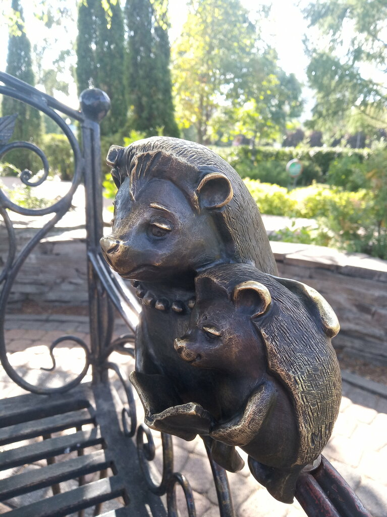 Park, sokak heykeli Ёжик мама и малыш, Voronej, foto