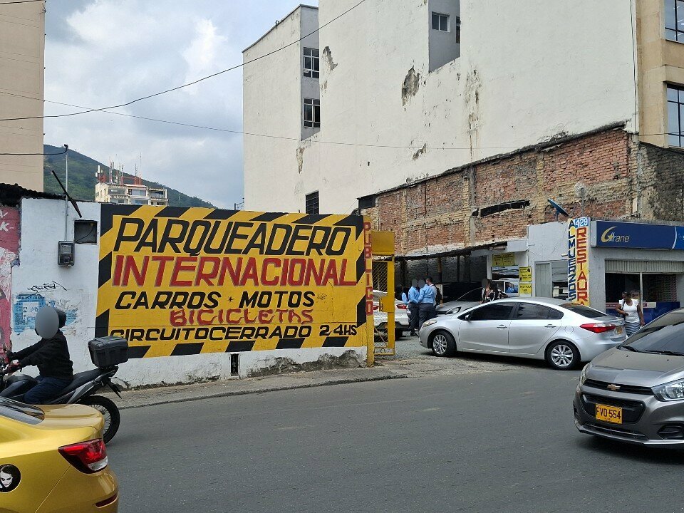 Parke Parqueadero publico, Cali, foto