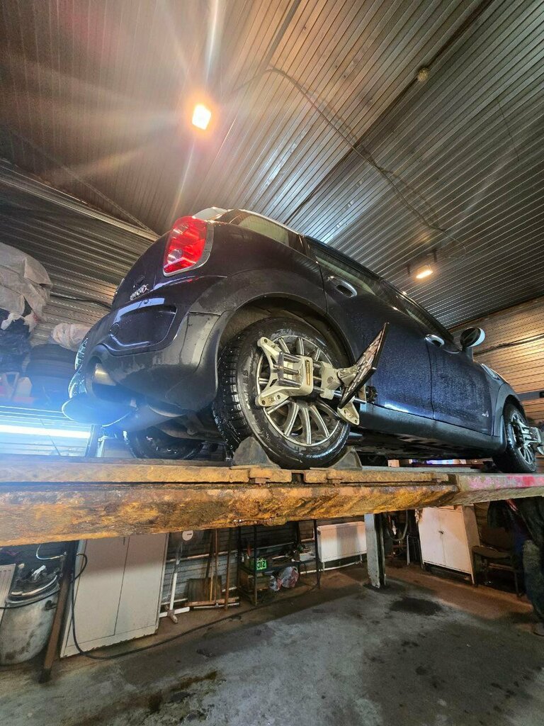 Rot balans Развал-схождение, Saint‑Petersburg, foto