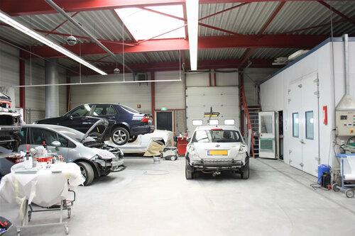 Otomobil servisi Autoschadebedrijf Ves, Limburg, foto