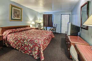 Budget Host Three Crowns Motor Lodge (South Dakota, Potter County, Gettysburg), otel  Gettysburg'dan