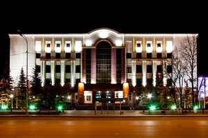 Tyumenskaya oblastnaya nauchnaya biblioteka imeni D.I. Mendeleyeva (Ordzhonikidze Street No:59, Tyumen), kütüphaneler  Tiumen'den