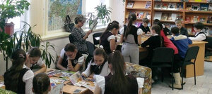 Detskaya biblioteka Mau Kultura (No:39/1, 2-y mikrorayon), kütüphaneler  Uray'dan