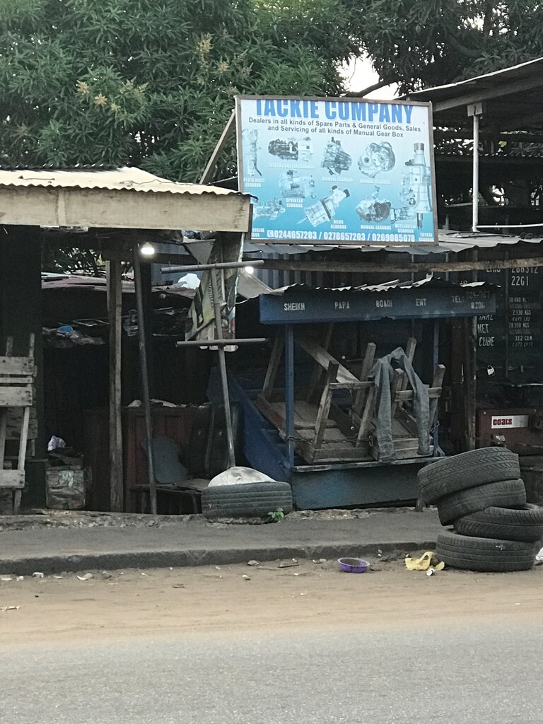 Otomobil yedek parçaları Tackie Company, Akra, foto