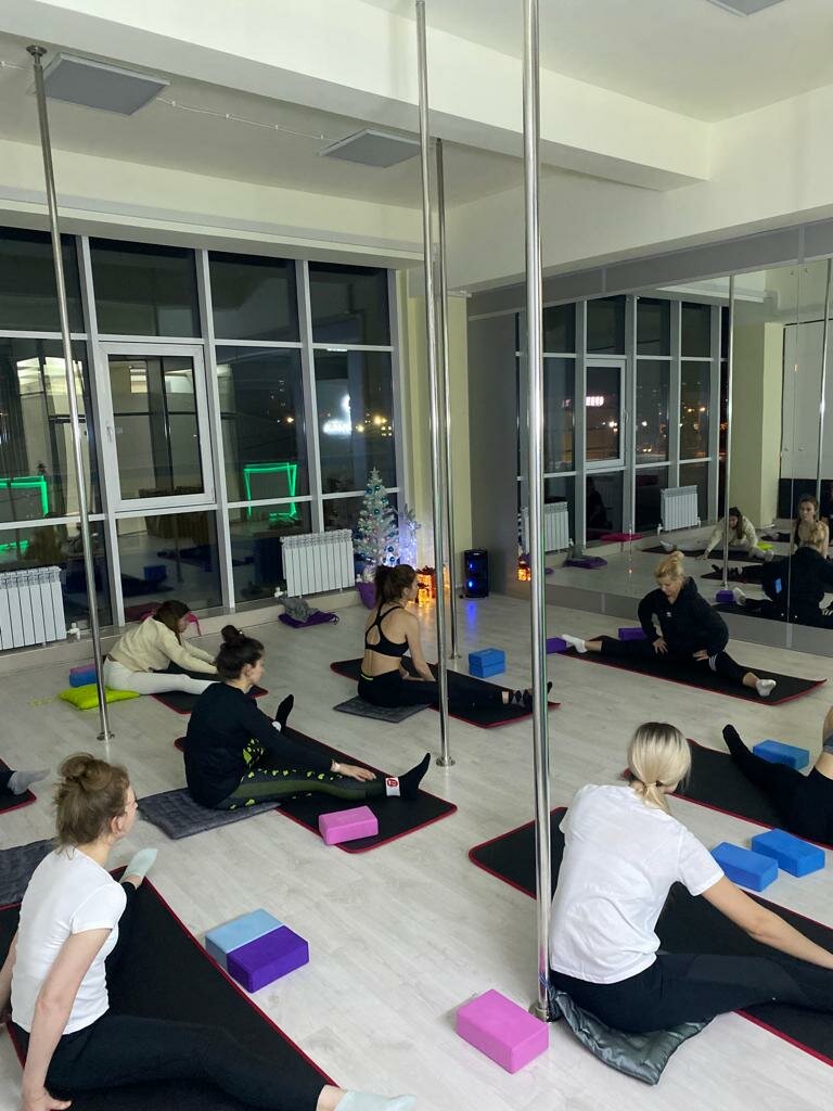 Dans okulları Atmosphera, Sakhalinsk, foto