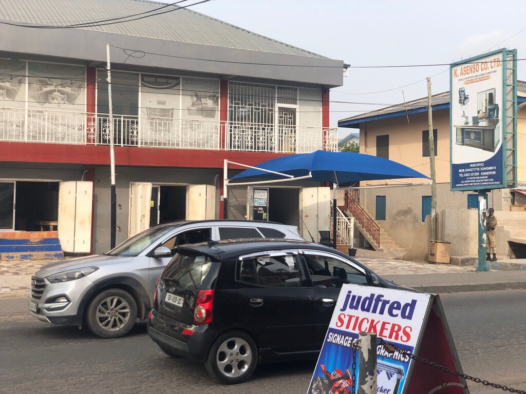 Yönetim ofisi K.Asenso Company Limited, Akra, foto