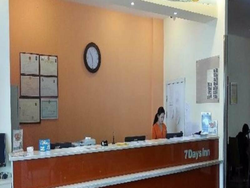 Otel 7 Days Inn Wuzhou Jinhui Bus Station Branch, Wuzhou, foto