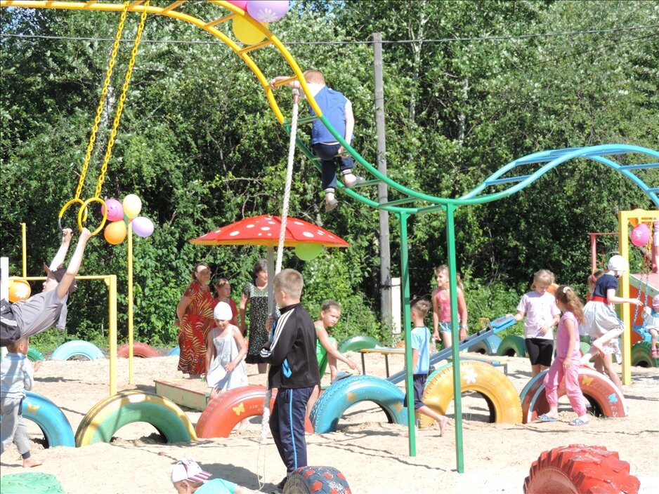 Spor alanı Детская площадка имени Героя России Е.В. Родькина, Kurganskaya oblastı, foto