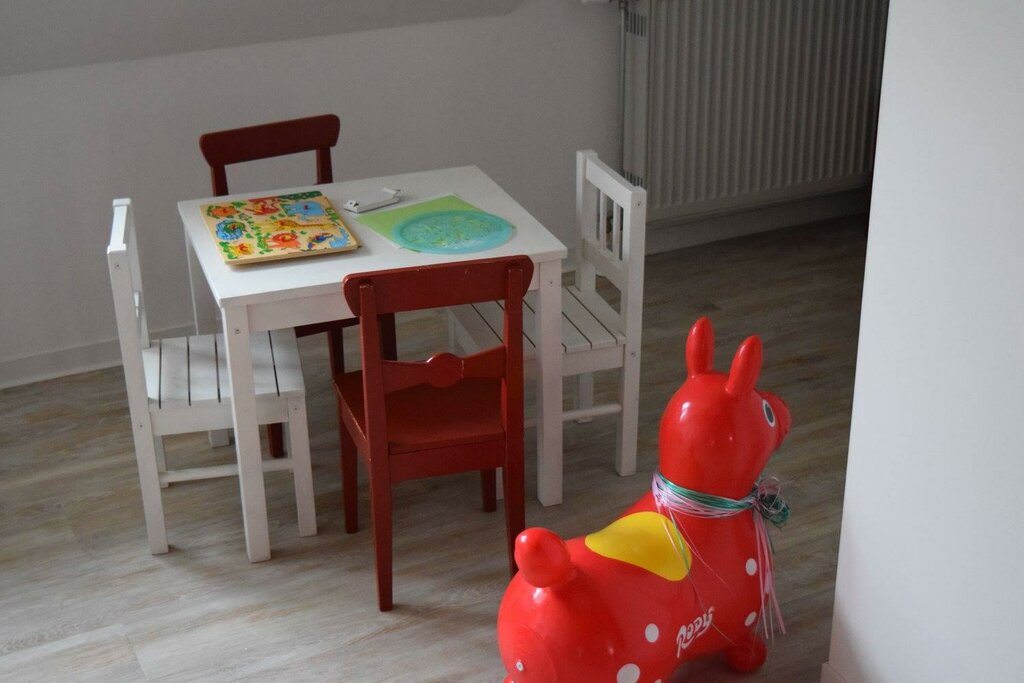 Özel ağız ve diş sağlığı klinikleri ve muayenehaneleri Praxis für Kinder-&Jugendzahnheilkunde Haller Wackelzähne, Dr. med. dent. Sabine Schonenbach, Baden‑Wurttemberg, foto