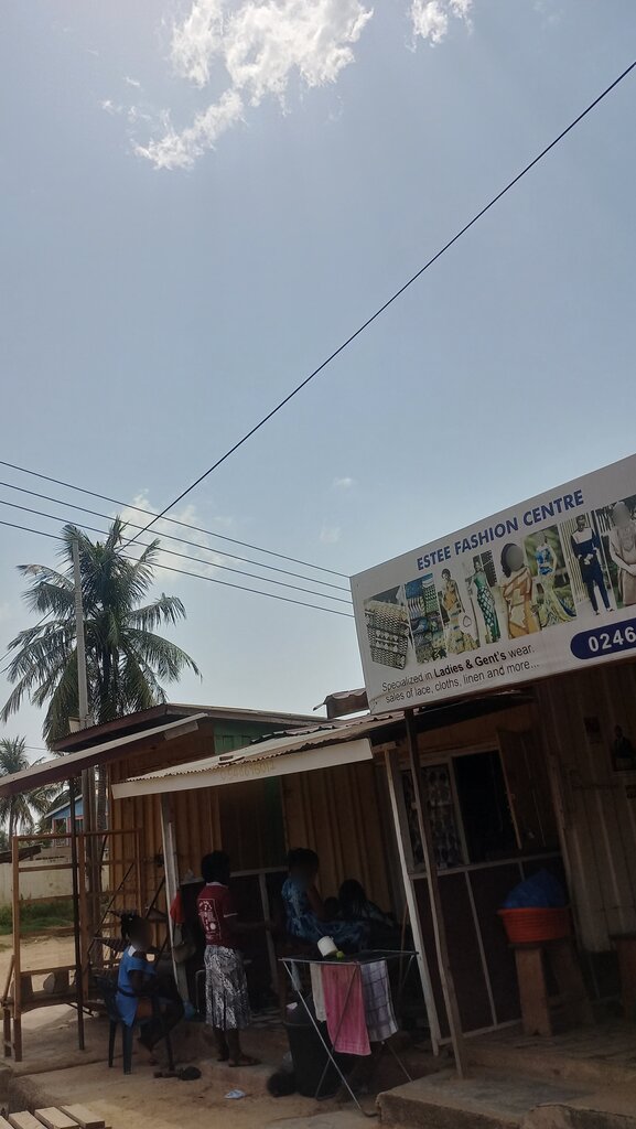 Giyim mağazası Estees Fashion Center, Dünya, foto