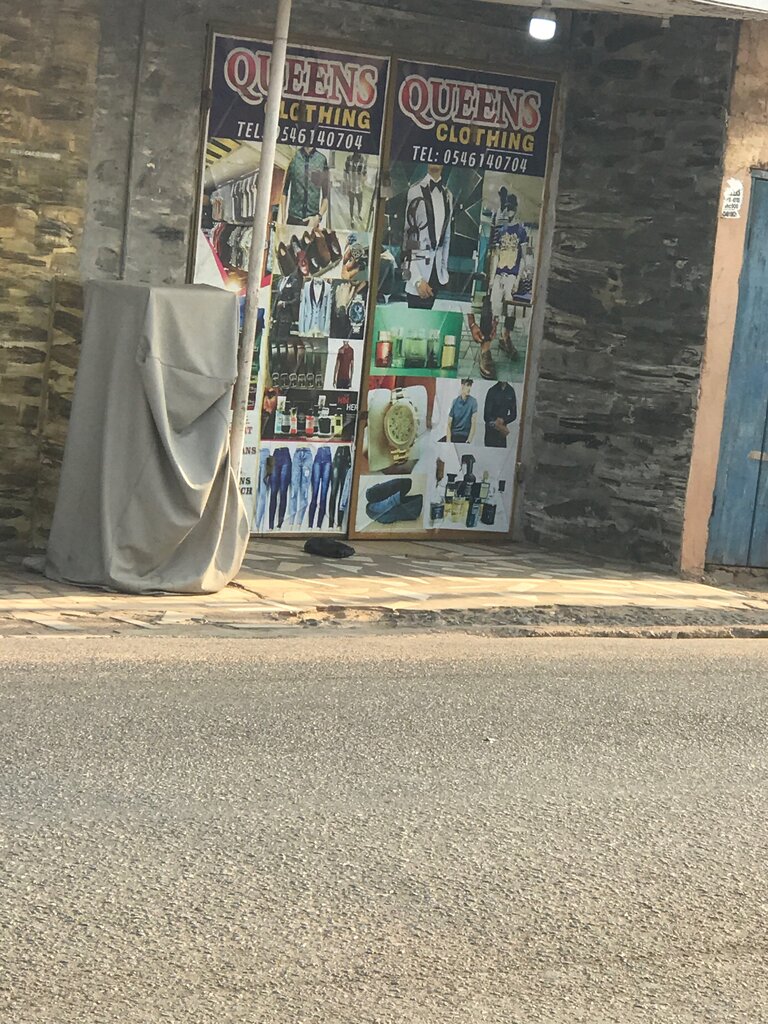 Giyim mağazası Queens, Akra, foto