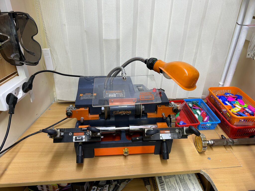 Metal eşya tamircileri Изготовление дубликат ключей, Moskova, foto