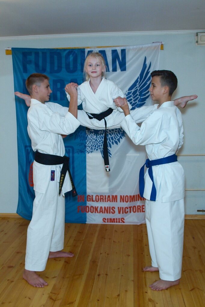 Spor okulları Занятия по Фудокан каратэ-до, Tolyatti (Togliatti), foto
