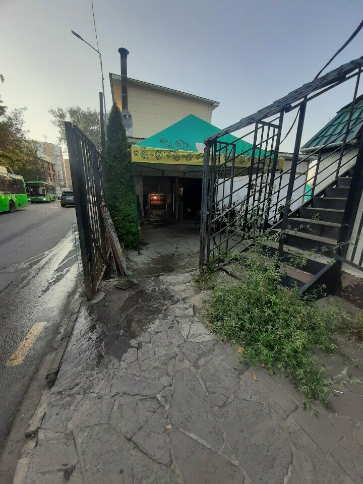 Kafe Kebabs at Hussein's, Almatı, foto