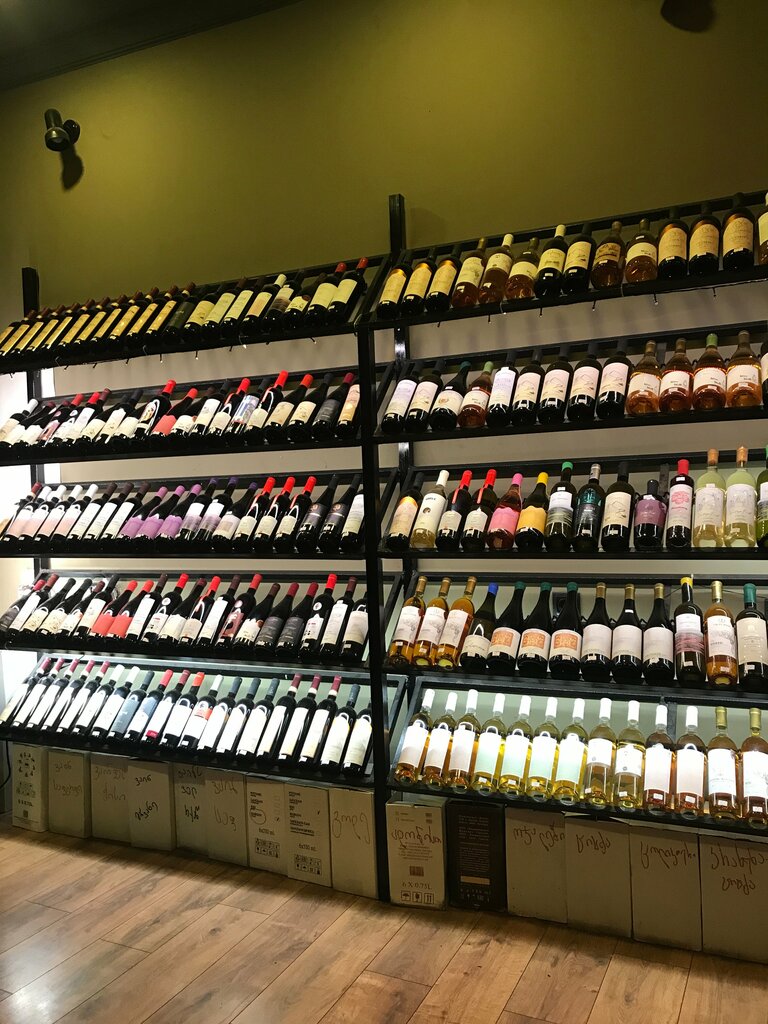 Alkollü içecekler Gamarjoba Wine Store, Tiflis, foto